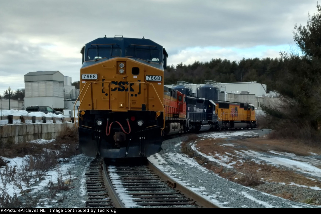 CSX 7668, BNSF 5615, MEC 600 & UP 4288